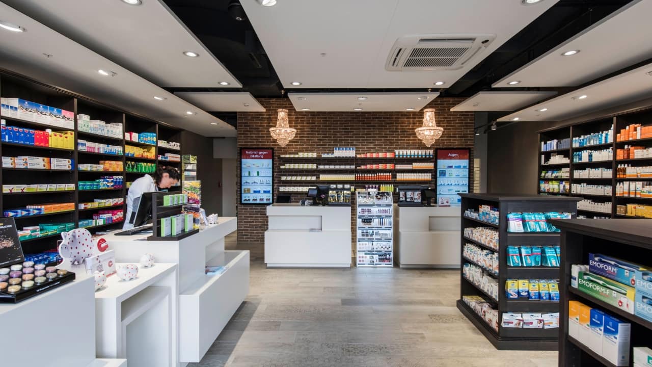 TopPharm Apotheke. - Europaallee