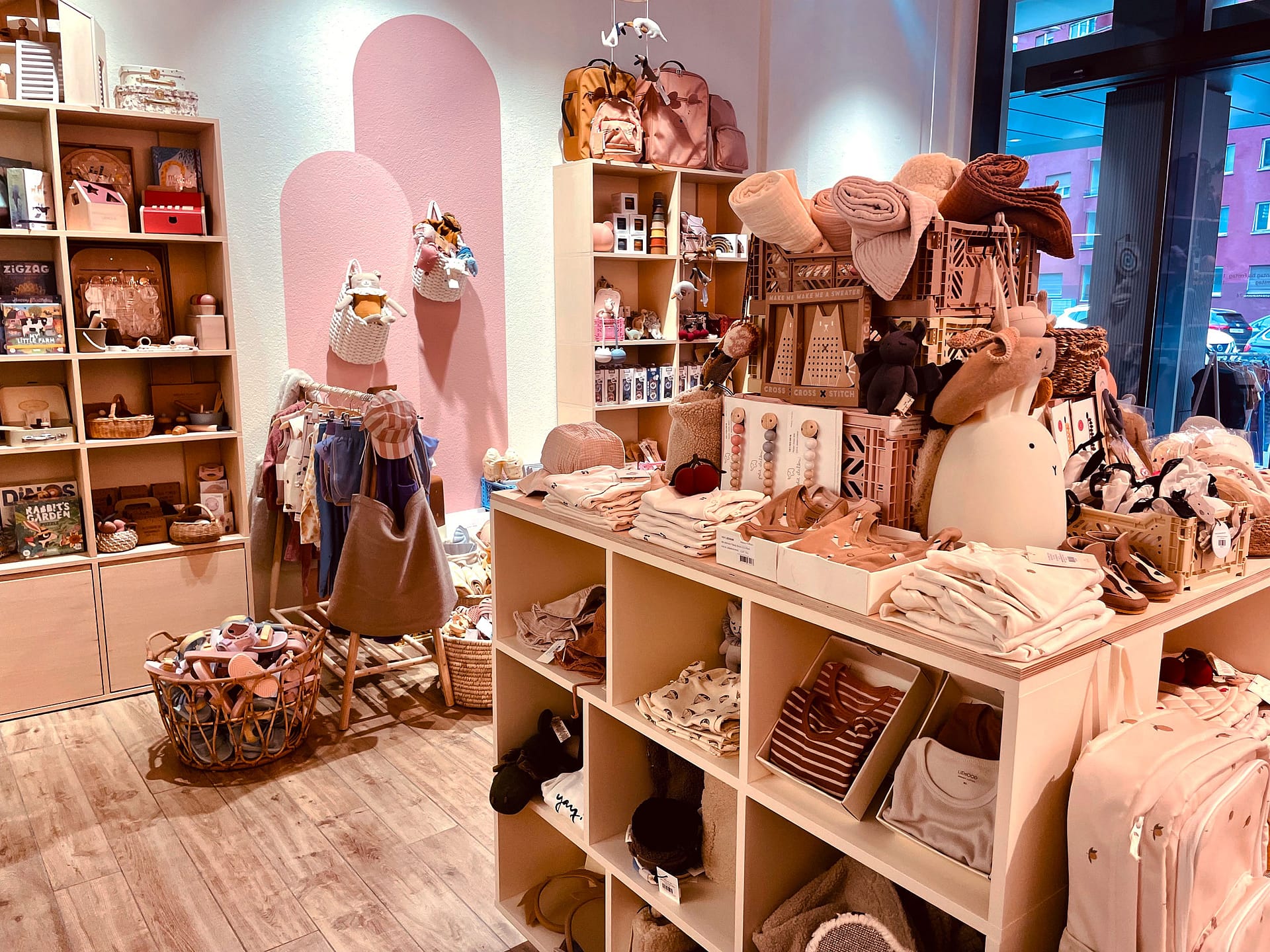 Yay Kids. - Europaallee